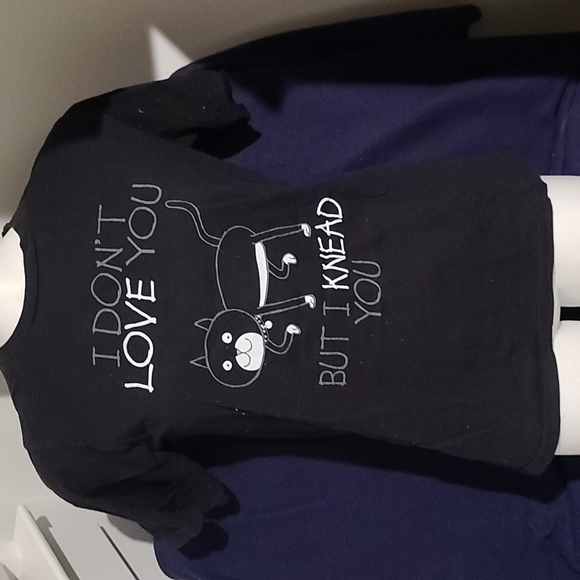 Anvil | Tops | Cat Tshirt | Poshmark